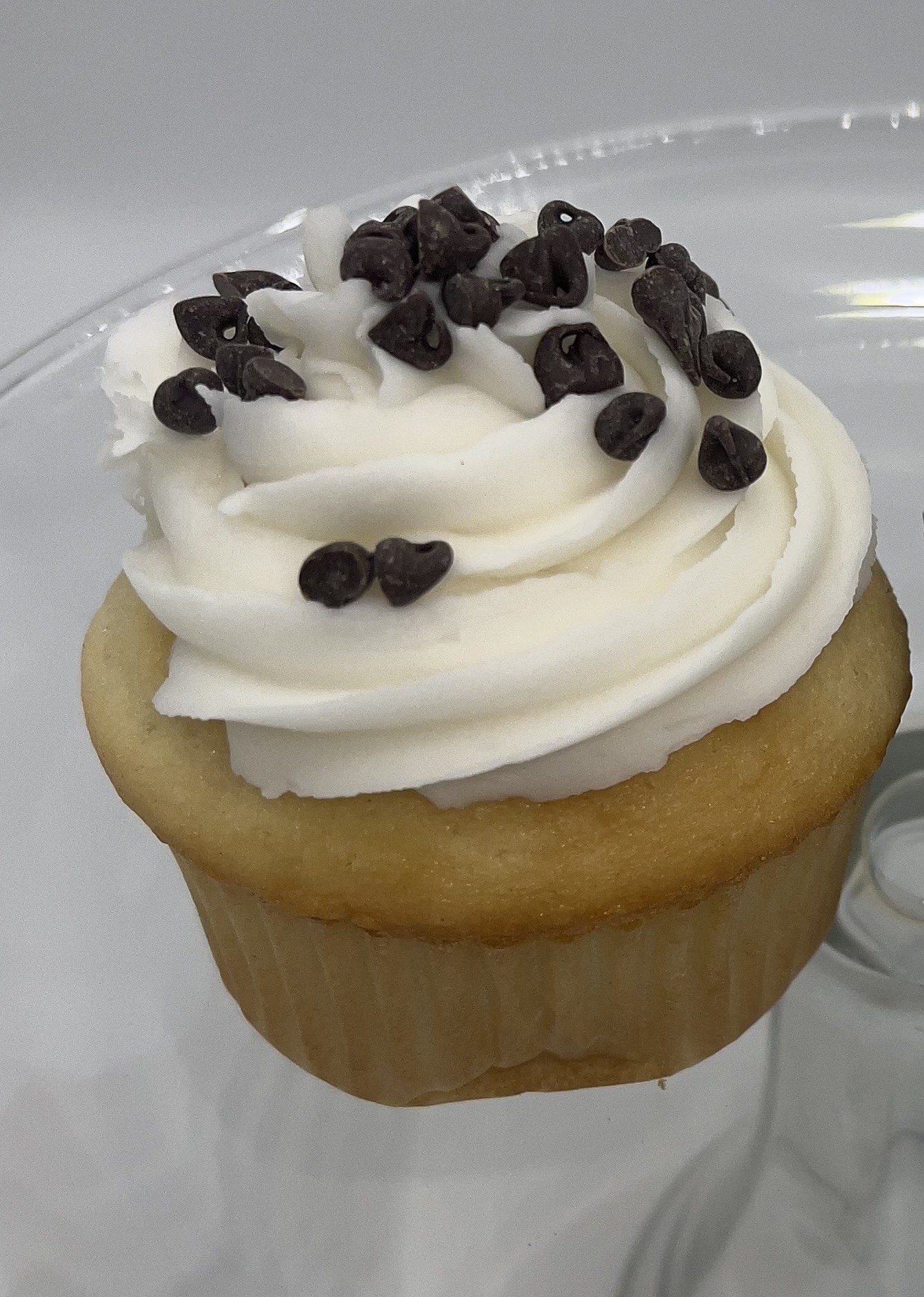 Petonito's Vanilla Cannoli Cupcakes- 6pcs. - New Haven Direct Connect
